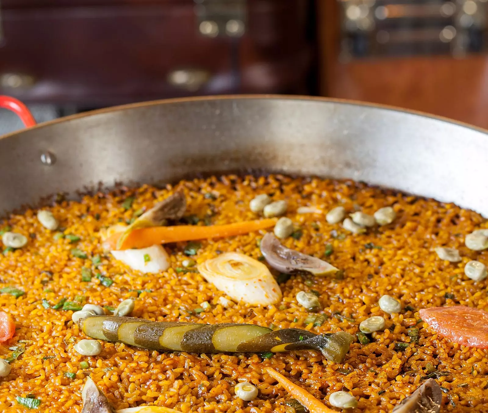 Paella de legume de sezon