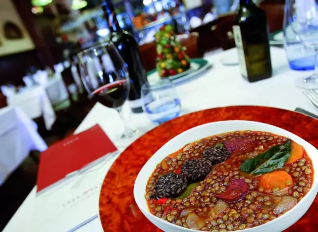 Lentils with chorizo ​​and black pudding