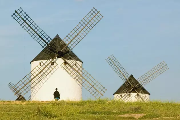 Għajjien mill-belt, tixtri belt lilek innifsek