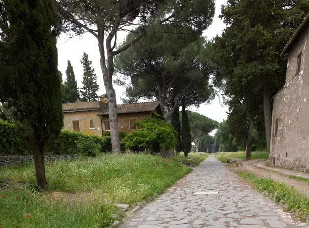 Via Apia Antica μια πολύ ρωμαϊκή και ποδηλατική διαδρομή