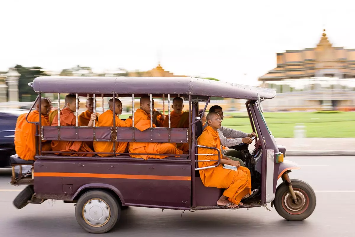 Buddhistický Tuktuk v Kambodži