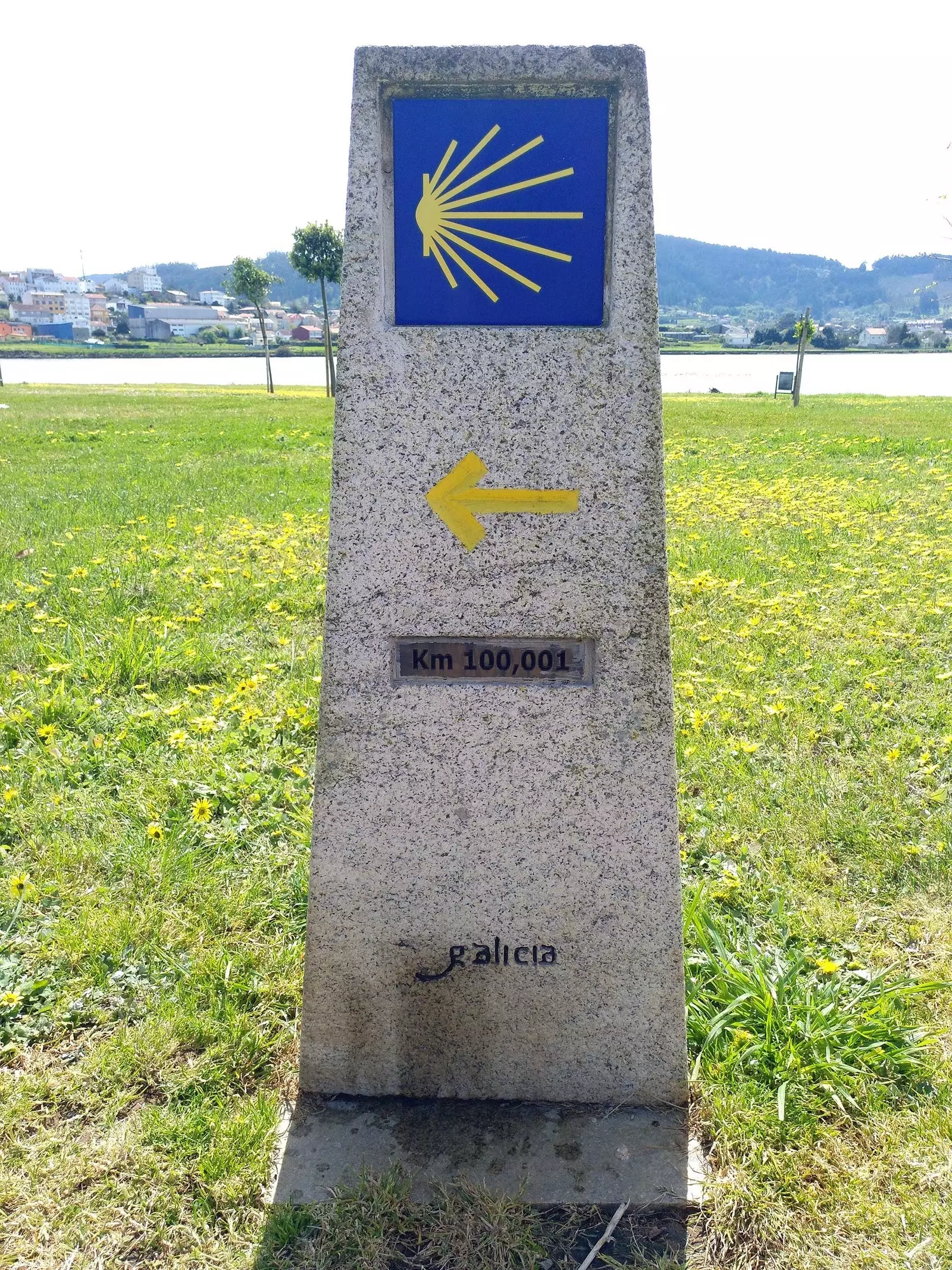 마일스톤 킬로미터 100 Camino de Santiago 영어