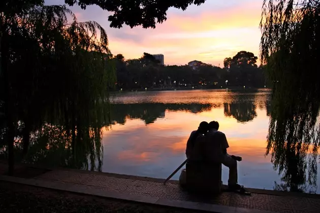 coucher de soleil à hanoi