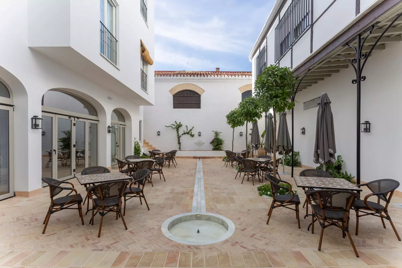 Courtyard of the Albariza boutique hotel