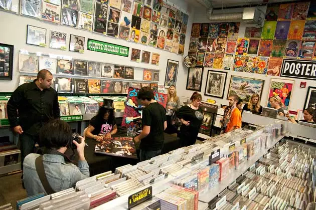 Amoeba Records on muusikastaaride, nagu Slash, jaoks sobiv koht