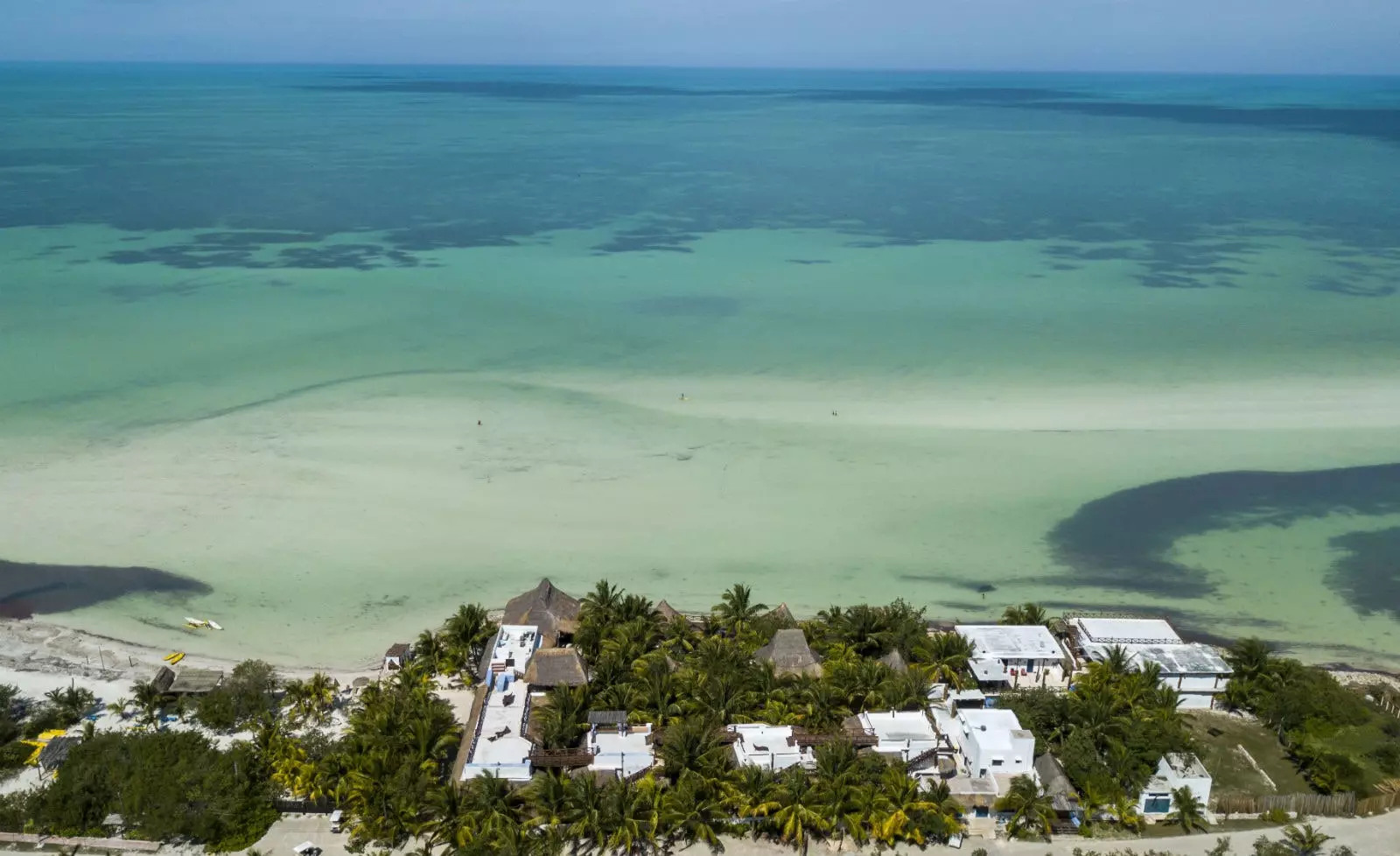 Holbox-skyer. paradis rett